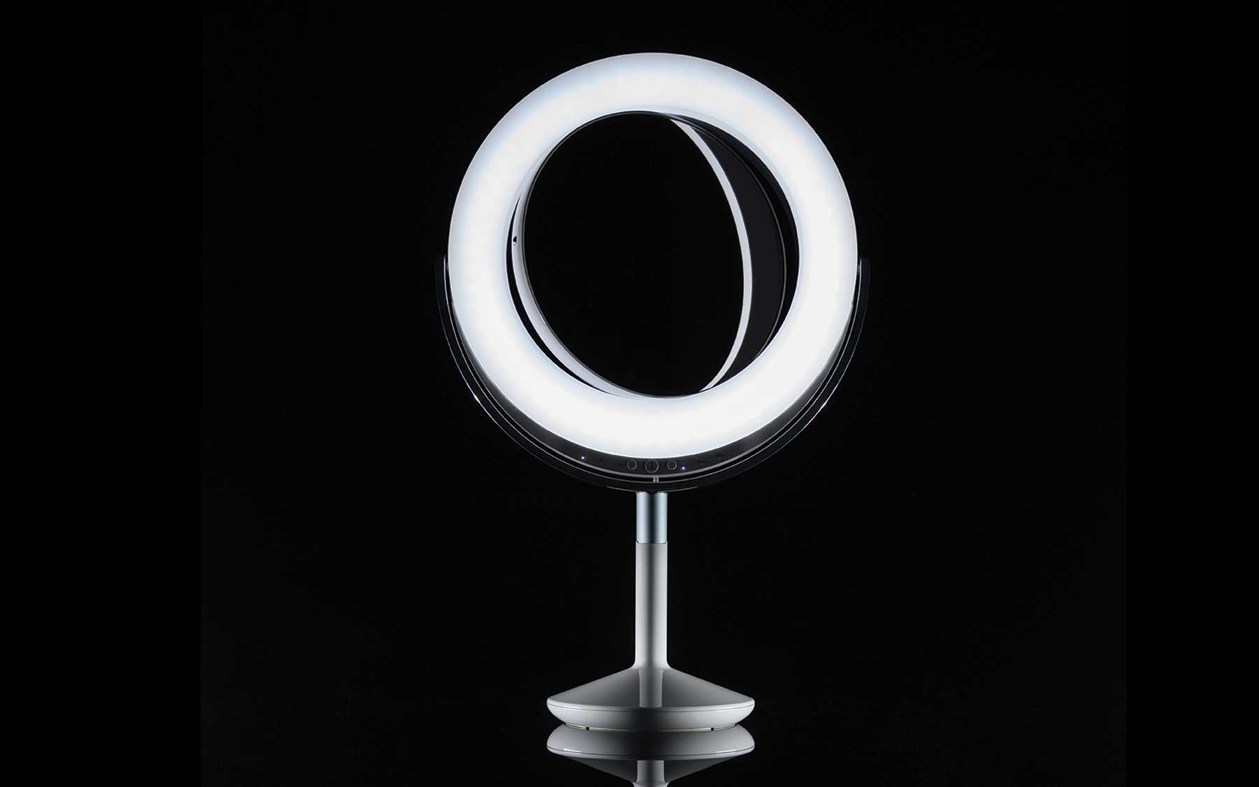 Ilios Beauty Ring Review | The 98 CRI Makeup Mirror Featured by Beauty